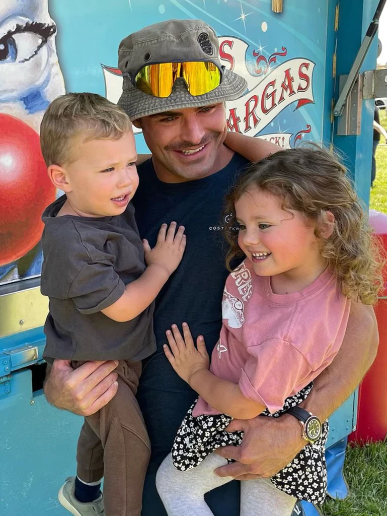 Meet Zac Efron’s Siblings – Including His Brother With Over 25 Years ...